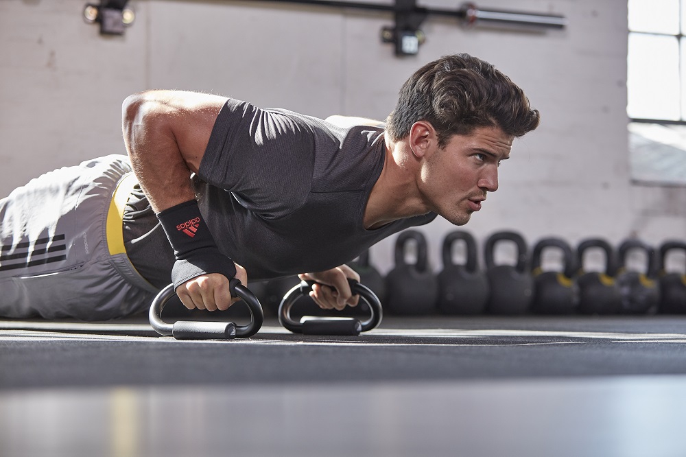 Adidas 護腕(M碼) | 運動必備 | 人體工學 | 透氣舒適 Outlet Express HK 生活百貨城 - 已下架